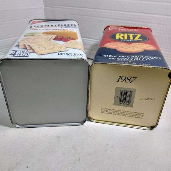 Two 1980s metal cracker tins 8 3/4" and9 1/2" tall good shape - Lil ...