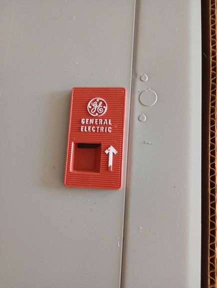 GE breaker box new - Lil Dusty Online Auctions - All Estate Services, LLC