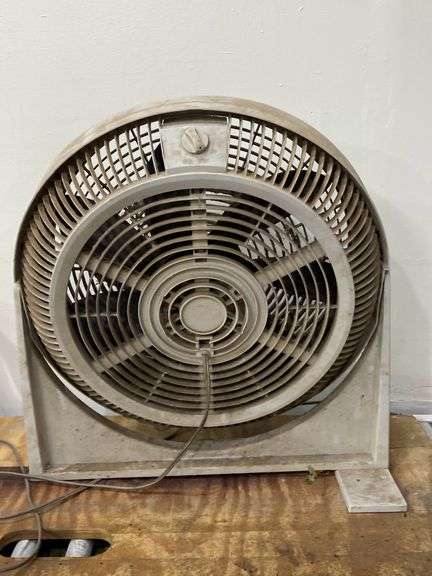 Kool Operator 19 inch fan. 16b - Lil Dusty Online Auctions - All Estate ...