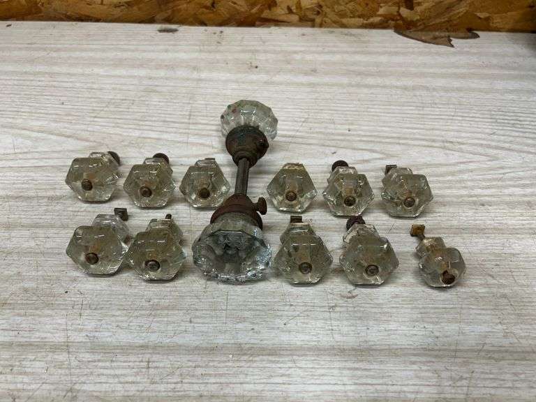 Glass door knob and glass cabinet/drawer knobs. - Lil Dusty Online Auctions - All Estate ...