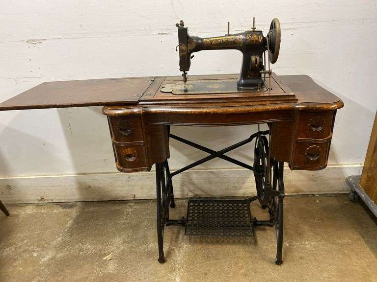 Antique White Rotary sewing machine in cabinet - Lil Dusty Online ...