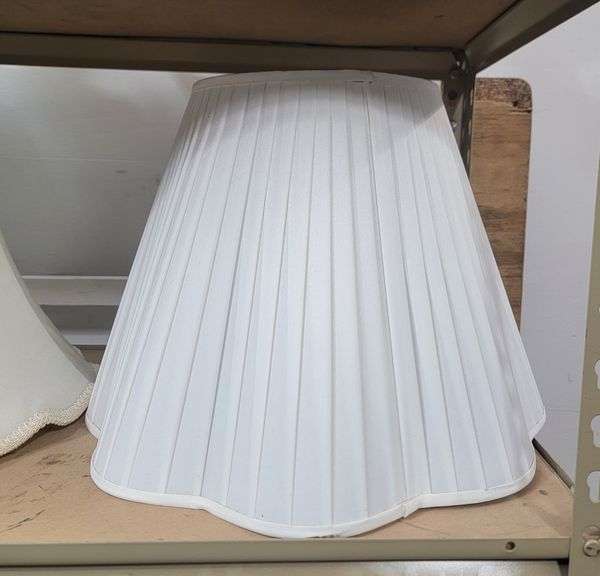 Assorted Lamp Shade Lot (Whole Shelf) - Lil Dusty Online Auctions - All ...