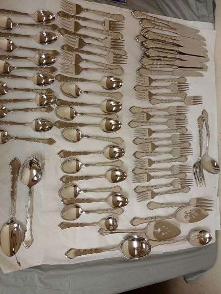 Oneida silverware set - Lil Dusty Online Auctions - All Estate Services ...