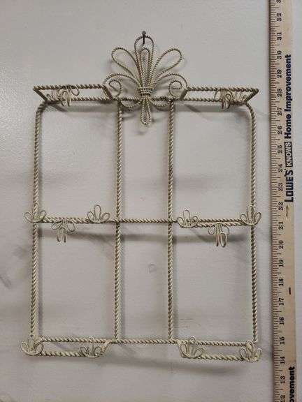 WALL HANGING DISPLAYS. 13SIDE - Lil Dusty Online Auctions - All Estate ...