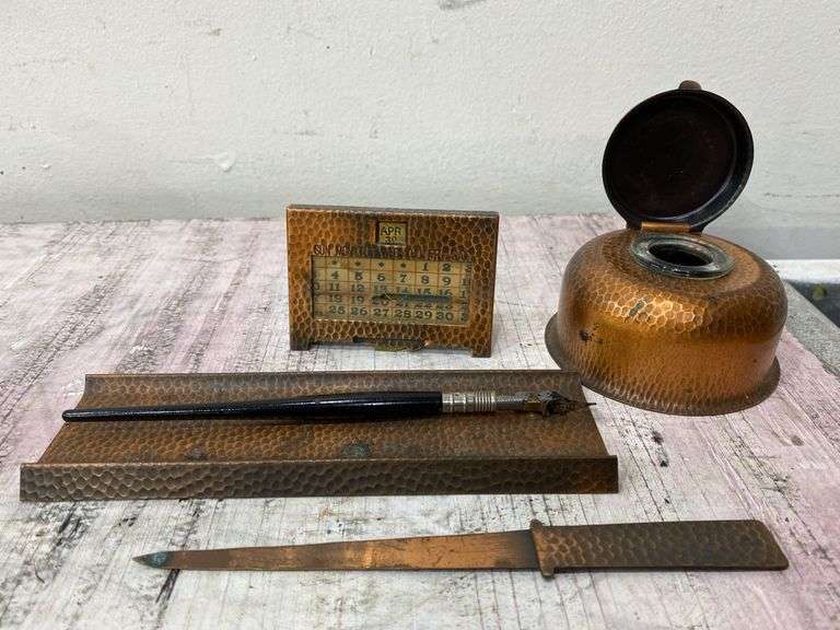 Arts and Crafts hammered copper desk set (inkwell, pen tray and ...