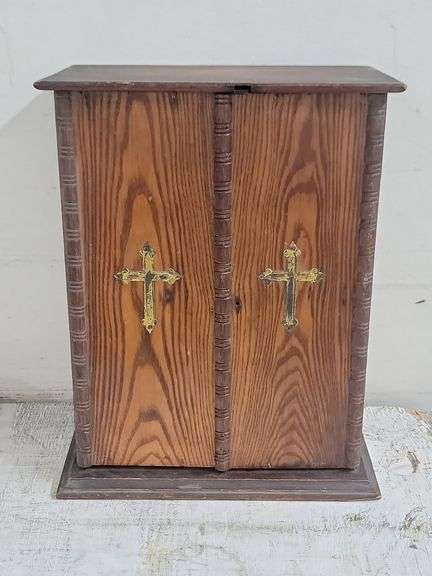 Antique Last Rites / Sick Call Box. 5A - Lil Dusty Online Auctions ...