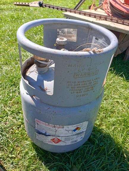 Propane tank - Lil Dusty Online Auctions - All Estate Services, LLC