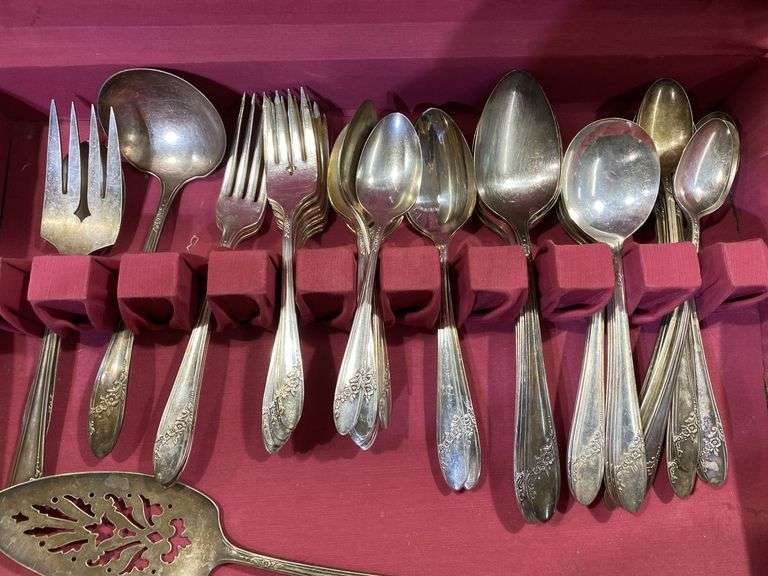 Oneida Community Tudor plate silverware set with case. 7c - Lil Dusty ...