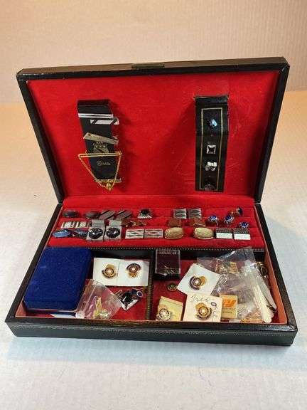 Men's jewelry case with tie racks, cuff links and pins - Lil Dusty ...