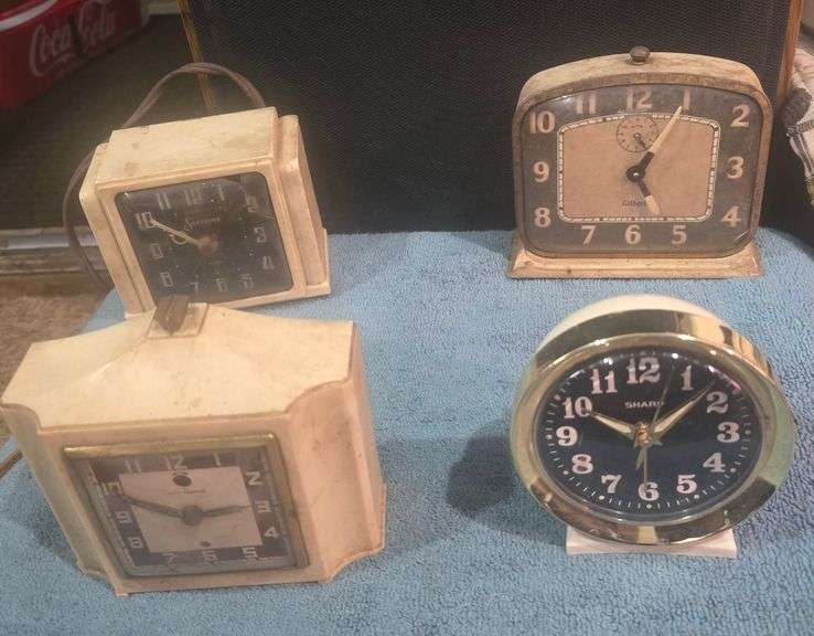 Vintage Alarm Clocks - Lil Dusty Online Auctions - All Estate Services, LLC