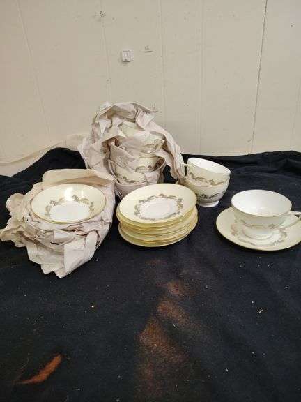 Milton Bone China cups, saucers and berry bowls - Lil Dusty Online ...