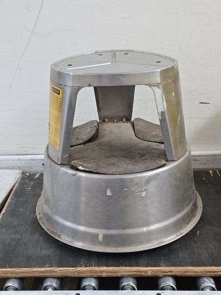 Industrial Rolling Step Stool. 21A - Lil Dusty Online Auctions - All ...