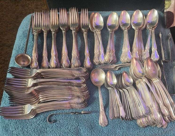 Large Lot of Vintage Silverware - Lil Dusty Online Auctions - All ...
