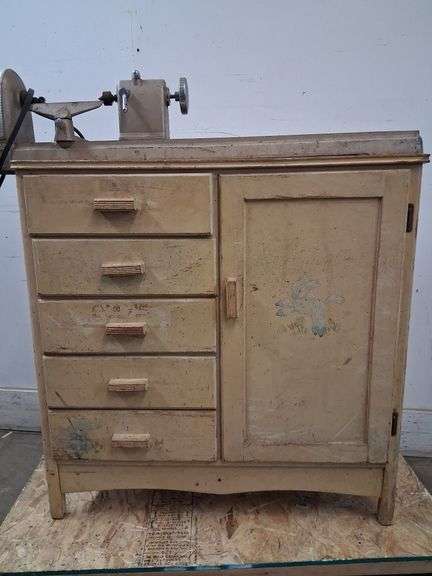Vintage Storkline dresser with 4 drawers (some tool contents) and ...