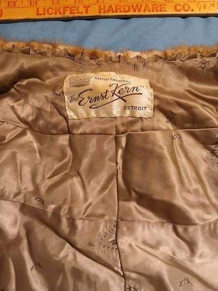 Vintage Ernst kerns of Detroit fur shawl - Lil Dusty Online Auctions ...