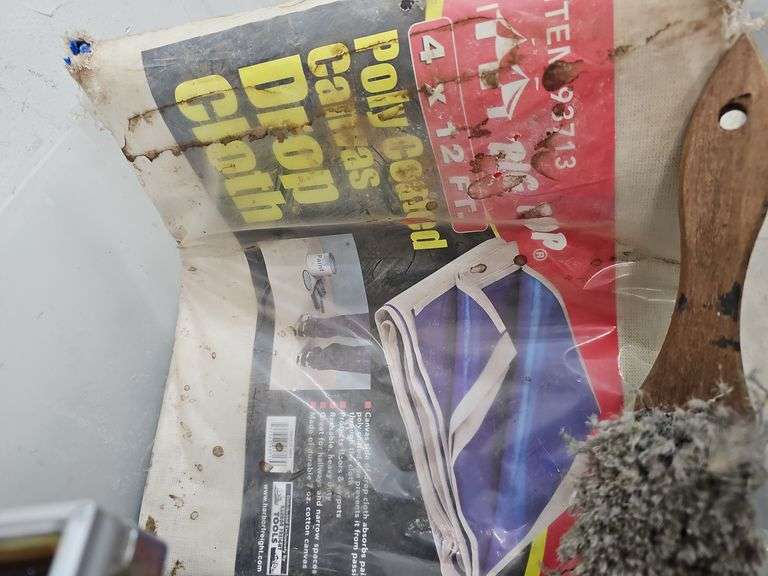 Tote with contents 3a - Lil Dusty Online Auctions - All Estate Services ...