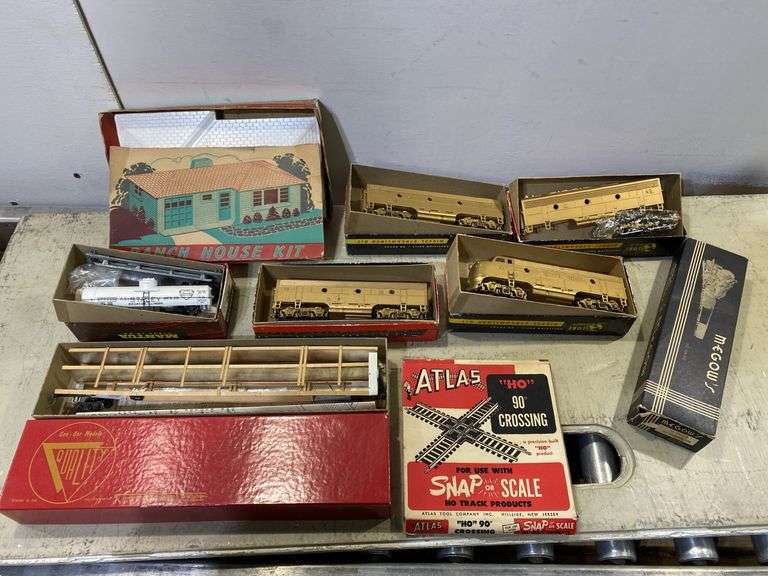 Vintage train models, building and more in original boxes - Lil Dusty ...