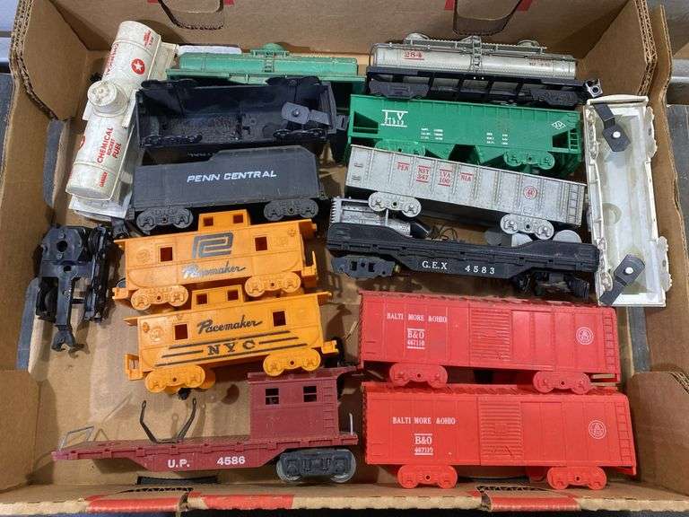 O scale electric train cars. 7c - Lil Dusty Online Auctions - All ...