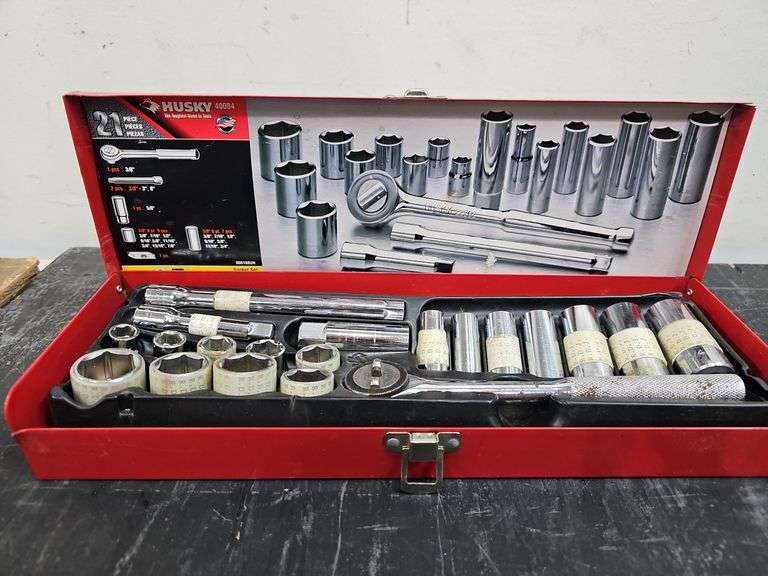 Vintage husky tool set with metal case 2c - Lil Dusty Online Auctions ...