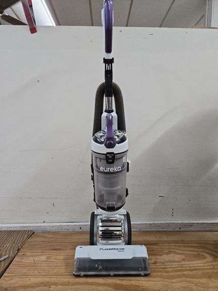 Eureka Floor Rover Dash Upright Vacuum. 20B - Lil Dusty Online Auctions ...