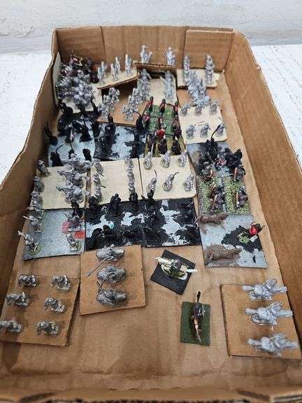 Lot of hand painted soldiers 2d - Lil Dusty Online Auctions - All ...