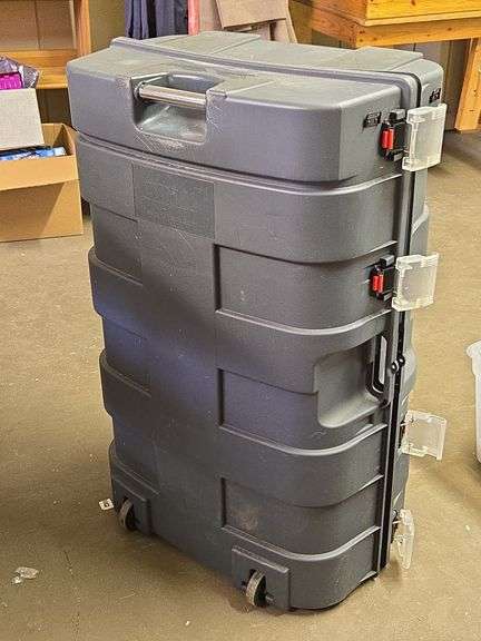 Expand Locking & Rolling Podium Case - Lil Dusty Online Auctions - All ...