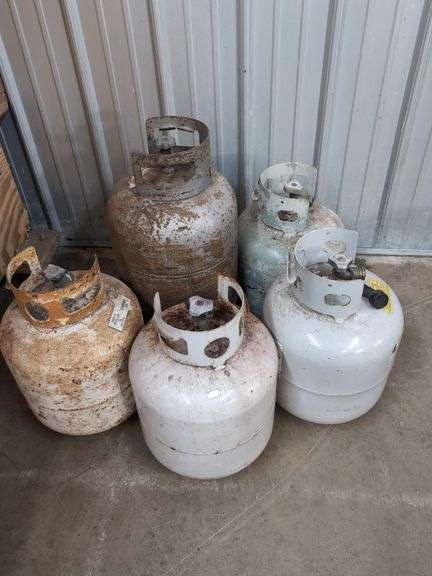 Lot of 5 propane tanks - Lil Dusty Online Auctions - All Estate ...