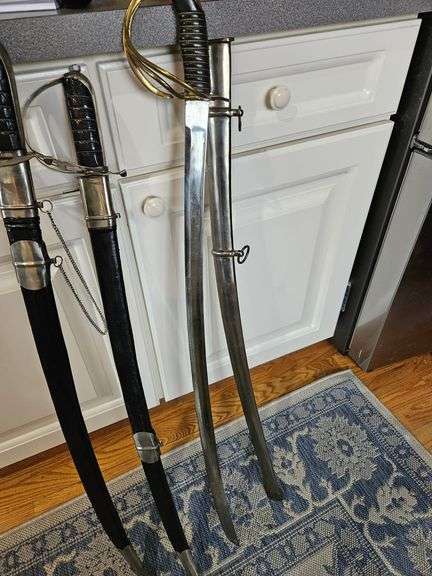Set of 3 vintage swords - Lil Dusty Online Auctions - All Estate ...