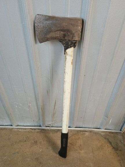 Ludell axe - Lil Dusty Online Auctions - All Estate Services, LLC