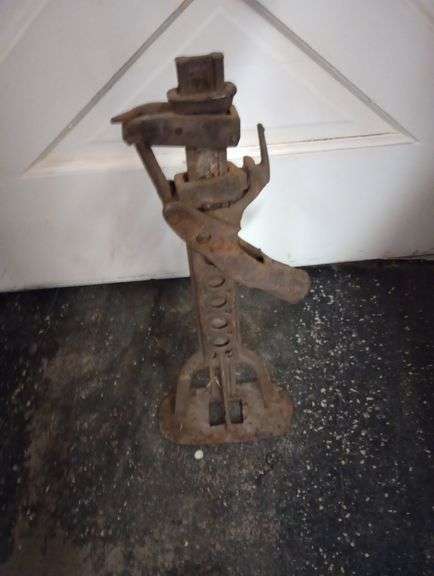 Antique floor jack - Lil Dusty Online Auctions - All Estate Services, LLC