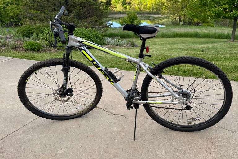 Huffy Bantam KOLO 29ER Bike - Lil Dusty Online Auctions - All Estate ...