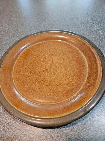 Set of 8 plates plus one Prairie plate - Lil Dusty Online Auctions ...