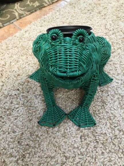 Frog Wicker Planter - Lil Dusty Online Auctions - All Estate Services, LLC