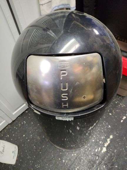United trash can - Lil Dusty Online Auctions - All Estate Services, LLC