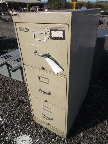 Three-Door Metal Locker Cabinet - Albrecht Auction Service