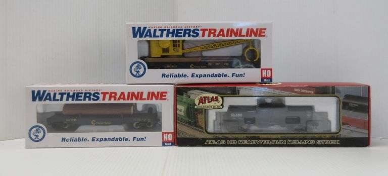 (3) HO Train Cars: 1- Chessie/BGO Log Crane Car, 1- Chessie/BGO Log ...