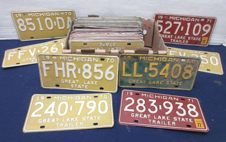 (45) License Plates, Michigan and Ohio - Albrecht Auction Service