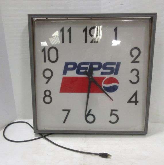 Old Lighted Pepsi Clock - Albrecht Auction Service