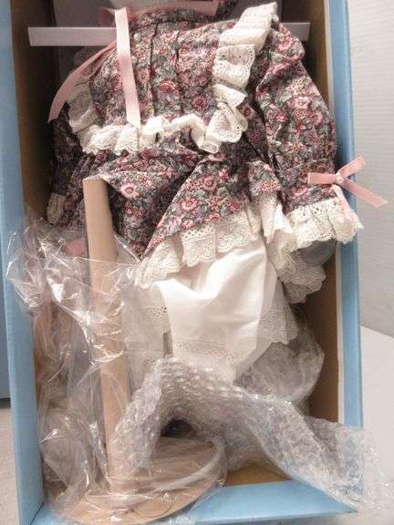 (3) Goebel Betty Jane Carter Porcelain Collector Dolls - Albrecht ...