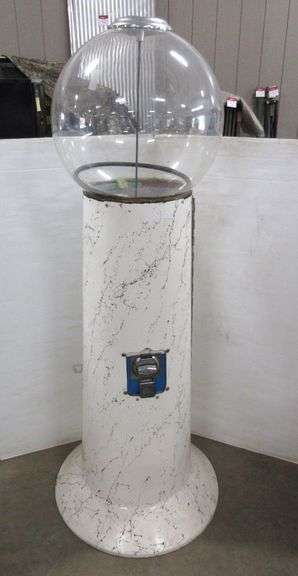 Old Beaver Gumball Machine - Albrecht Auction Service