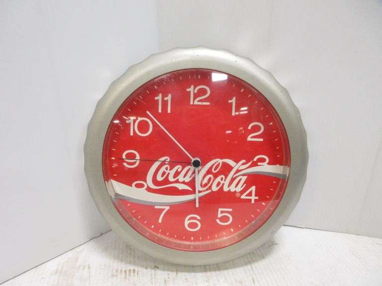 Coca-Cola Battery Wall Clock - Albrecht Auction Service