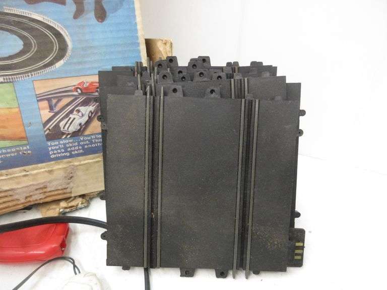 Road Race Track Parts - Albrecht Auction Service