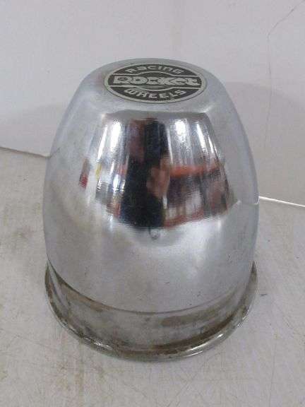 Rocket Racing Wheels Center Cap - Albrecht Auction Service