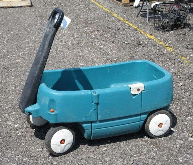Green Step2 Wagon - Albrecht Auction Service