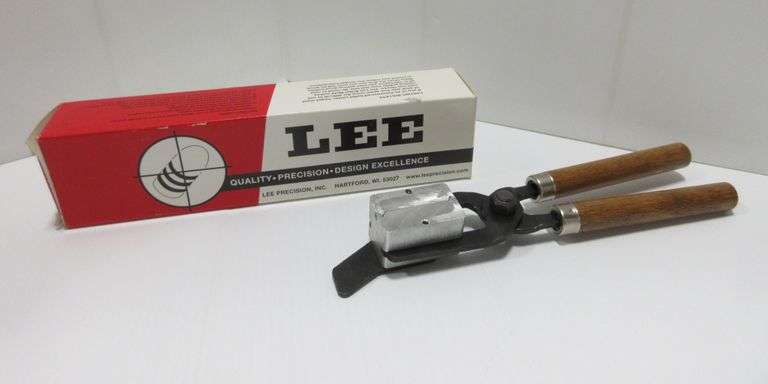 Lee Double Cavity Bullet Mold, R.E.A.L. Bullet .50 Cal., 320-Grain ...