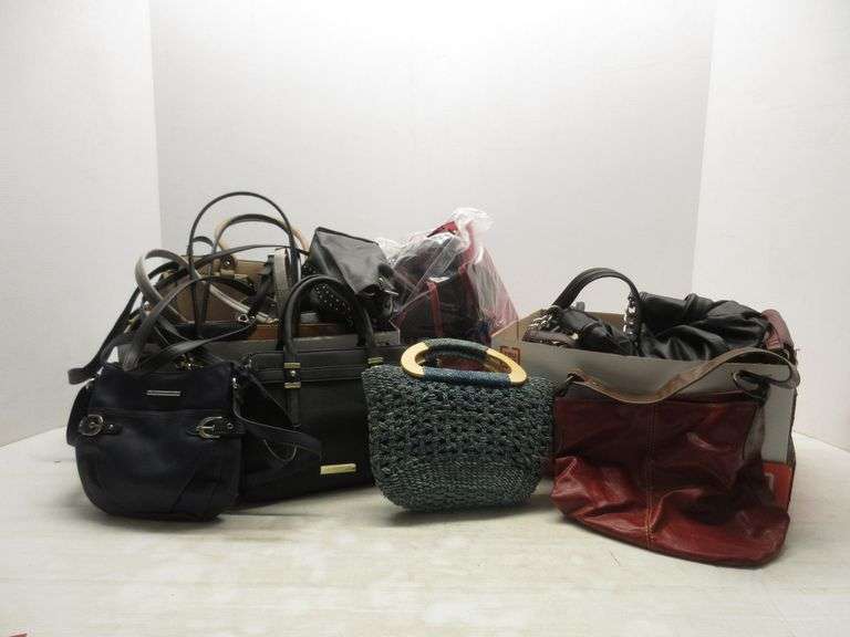 Various Purses, Many Styles, Colors and Sizes - Albrecht Auction Service