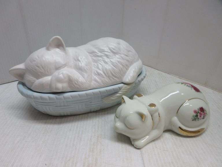1980s House of Lloyd Two-Piece Ceramic Cat in Basket, Small Chip and ...