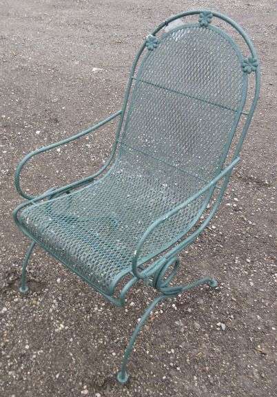Spring Back Patio Chair, Green Mesh - Albrecht Auction Service