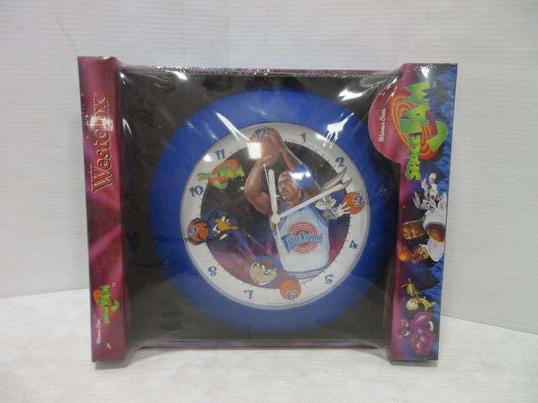 Westclox Space Jam Michael Jordan Clock - Albrecht Auction Service