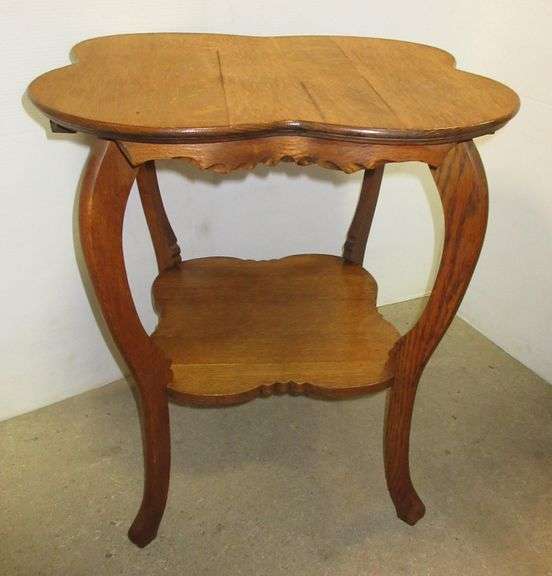 Oak Display Table - Albrecht Auction Service